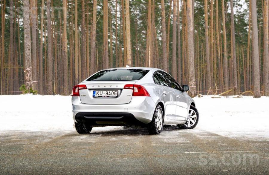 Volvo S60 2013 Rīga, ar dzinēja tilpumu 1.60 L un nobraukumu 131 tūkst. km par 3990 €, foto 6 vietnē AUTOMOTO.COM.LV