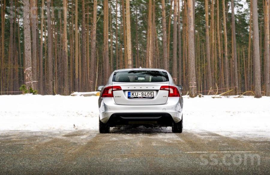 Volvo S60 2013 Rīga, ar dzinēja tilpumu 1.60 L un nobraukumu 131 tūkst. km par 3990 €, foto 7 vietnē AUTOMOTO.COM.LV