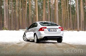 Volvo S60 2013 Rīga, ar dzinēja tilpumu 1.60 L un nobraukumu 131 tūkst. km par 3990 €, foto 8 vietnē AUTOMOTO.COM.LV