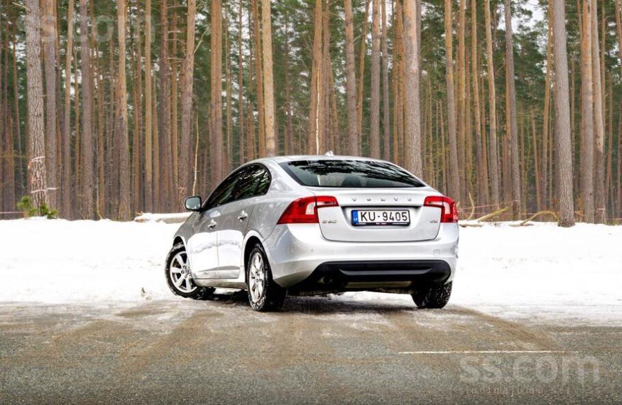 Volvo S60 2013 Rīga, ar dzinēja tilpumu 1.60 L un nobraukumu 131 tūkst. km par 3990 €, foto 8 vietnē AUTOMOTO.COM.LV
