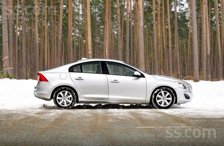 Volvo S60 2013 Rīga, ar dzinēja tilpumu 1.60 L un nobraukumu 131 tūkst. km par 3990 €, foto 9 vietnē AUTOMOTO.COM.LV