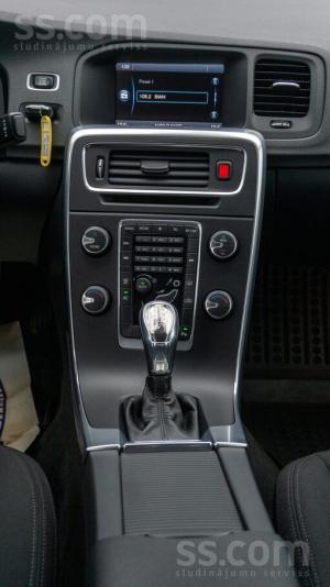 Volvo S60 2013 Rīga, ar dzinēja tilpumu 1.60 L un nobraukumu 131 tūkst. km par 3990 €, foto 13 vietnē AUTOMOTO.COM.LV