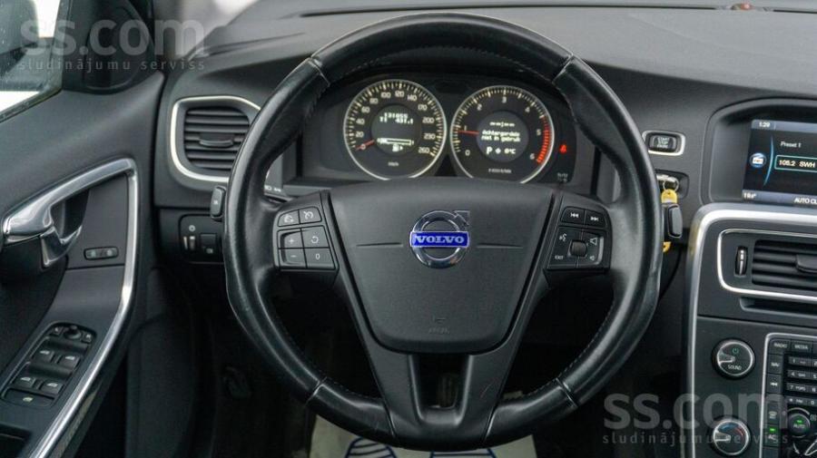 Volvo S60 2013 Rīga, ar dzinēja tilpumu 1.60 L un nobraukumu 131 tūkst. km par 3990 €, foto 14 vietnē AUTOMOTO.COM.LV