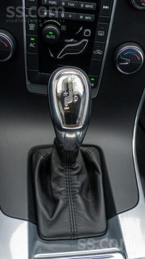 Volvo S60 2013 Rīga, ar dzinēja tilpumu 1.60 L un nobraukumu 131 tūkst. km par 3990 €, foto 15 vietnē AUTOMOTO.COM.LV