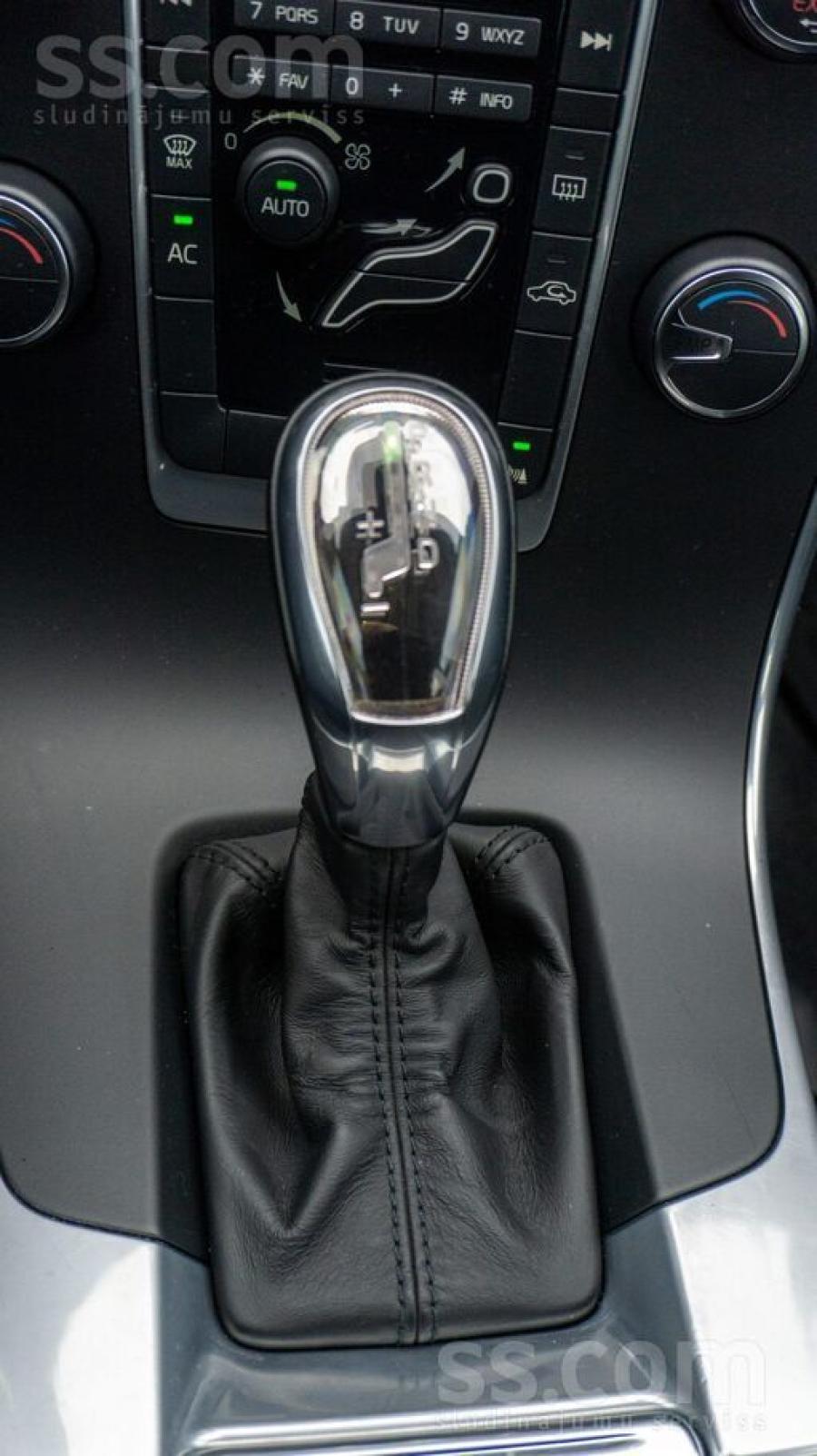 Volvo S60 2013 Rīga, ar dzinēja tilpumu 1.60 L un nobraukumu 131 tūkst. km par 3990 €, foto 15 vietnē AUTOMOTO.COM.LV
