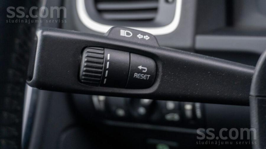 Volvo S60 2013 Rīga, ar dzinēja tilpumu 1.60 L un nobraukumu 131 tūkst. km par 3990 €, foto 20 vietnē AUTOMOTO.COM.LV