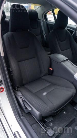 Volvo S60 2013 Rīga, ar dzinēja tilpumu 1.60 L un nobraukumu 131 tūkst. km par 3990 €, foto 26 vietnē AUTOMOTO.COM.LV