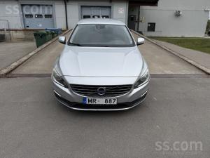 Volvo S60 2013 Rīga, ar dzinēja tilpumu 2.00 L un nobraukumu 307 tūkst. km par 4500 €, foto  vietnē AUTOMOTO.COM.LV