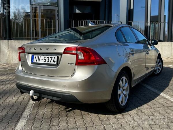 Volvo S60 2013 in Riga, with an engine capacity of 1.60 L and mileage of 416 thousand km for 2600 €, photo 7 on AUTOMOTO.COM.LV
