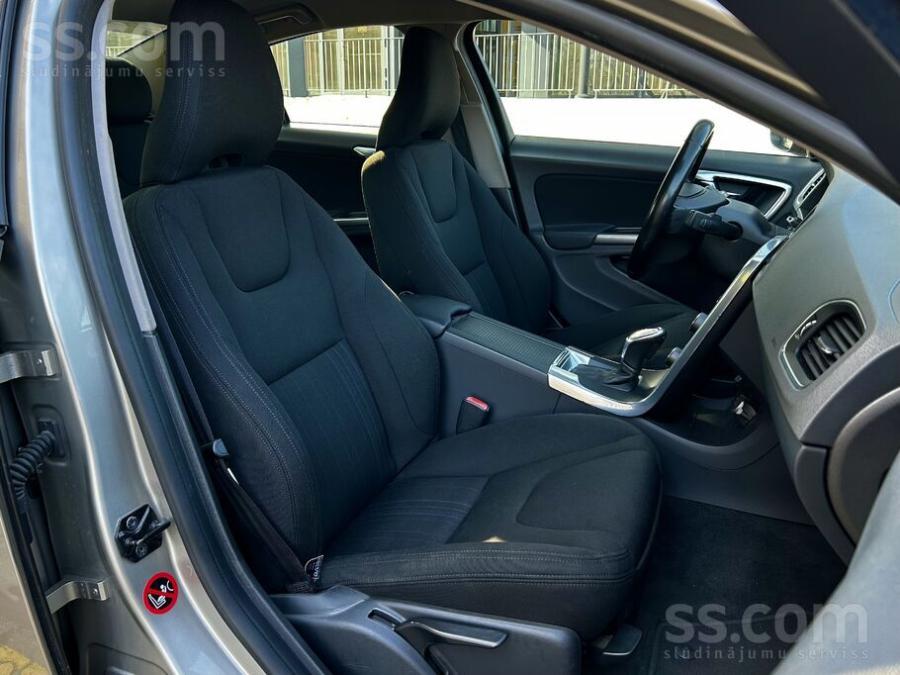 Volvo S60 2013 in Riga, with an engine capacity of 1.60 L and mileage of 416 thousand km for 2600 €, photo 11 on AUTOMOTO.COM.LV