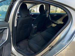 Volvo S60 2013 in Riga, with an engine capacity of 1.60 L and mileage of 416 thousand km for 2600 €, photo 12 on AUTOMOTO.COM.LV