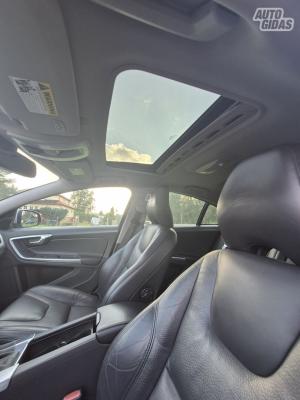Volvo S60 2013 Viļņa, ar dzinēja tilpumu 2.50 L un nobraukumu 186 tūkst. km par 7500 €, foto 14 vietnē AUTOMOTO.COM.LV