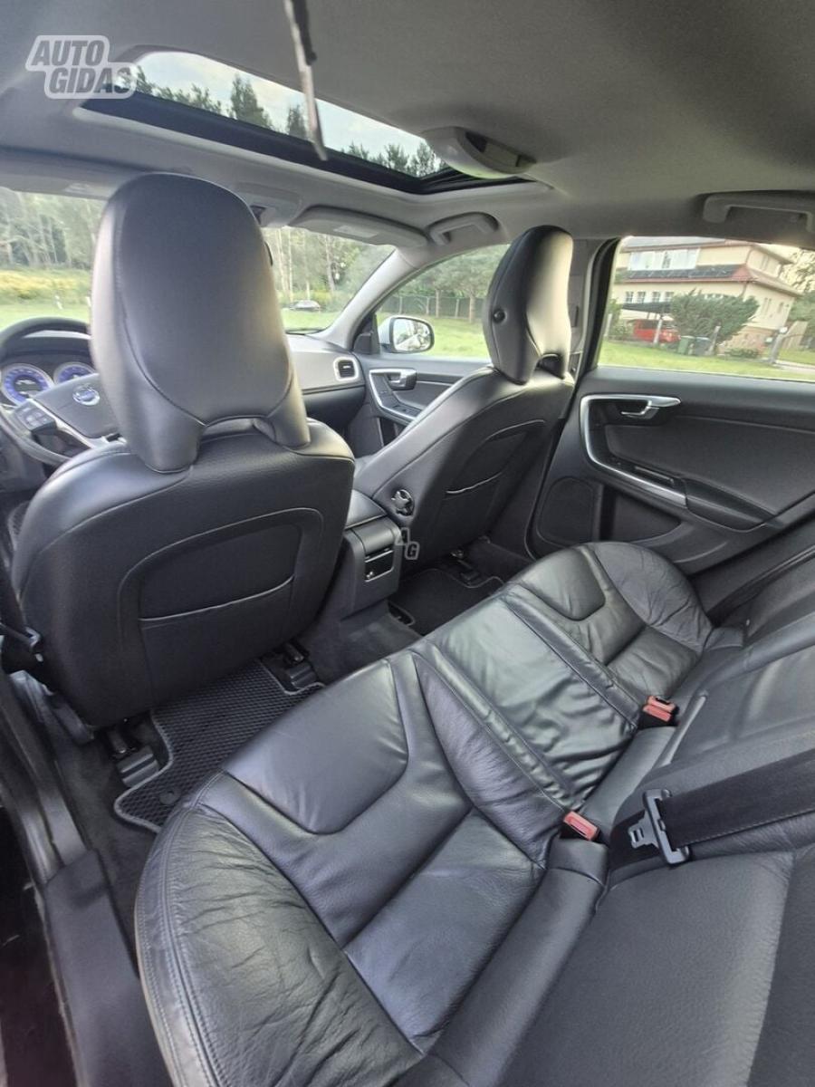 Volvo S60 2013 Viļņa, ar dzinēja tilpumu 2.50 L un nobraukumu 186 tūkst. km par 7500 €, foto 15 vietnē AUTOMOTO.COM.LV