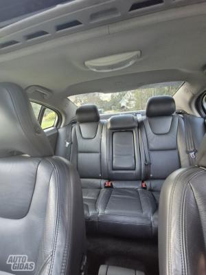Volvo S60 2013 Viļņa, ar dzinēja tilpumu 2.50 L un nobraukumu 186 tūkst. km par 7500 €, foto 16 vietnē AUTOMOTO.COM.LV
