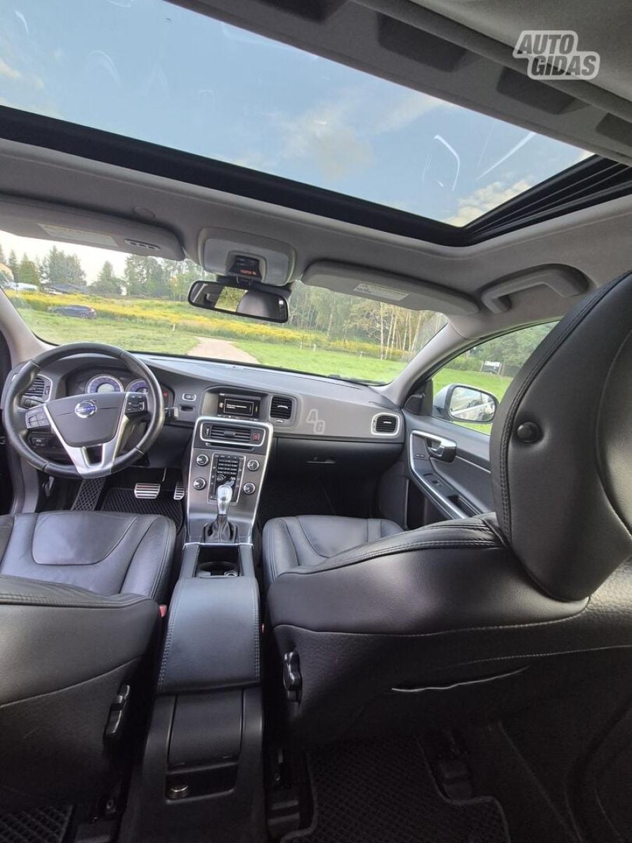 Volvo S60 2013 Viļņa, ar dzinēja tilpumu 2.50 L un nobraukumu 186 tūkst. km par 7500 €, foto 18 vietnē AUTOMOTO.COM.LV