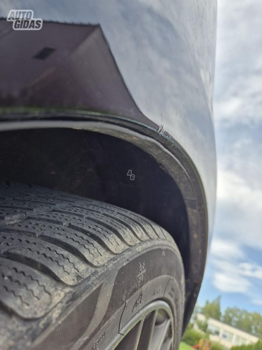Volvo S60 2013 Viļņa, ar dzinēja tilpumu 2.50 L un nobraukumu 186 tūkst. km par 7500 €, foto 19 vietnē AUTOMOTO.COM.LV