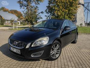 Volvo S60 2013 Šauļi, ar dzinēja tilpumu 2.50 L un nobraukumu 151 tūkst. km par 5500 €, foto  vietnē AUTOMOTO.COM.LV
