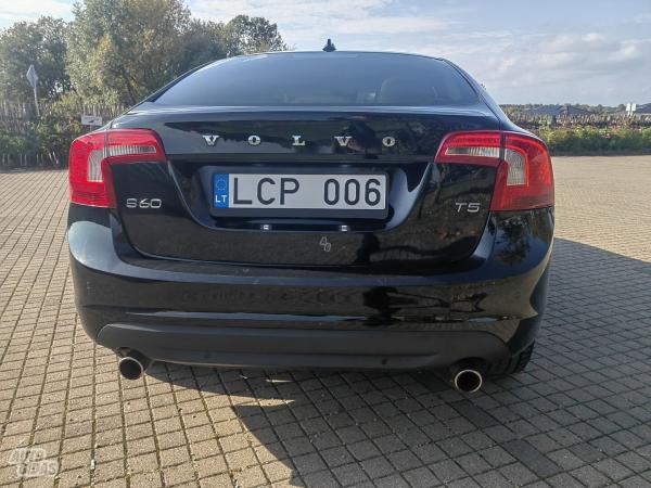 Вольво С60 2013 в Шяуляй на AUTOMOTO.COM.LV Вольво С60 2013 в Шяуляй, объемом двигателя 2.50 л и пробегом 151 тыс. км за 5500 €, фото 5 на AUTOMOTO.COM.LV