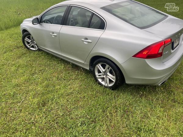 Volvo S60 2014 Telšiai, ar dzinēja tilpumu 2.50 L un nobraukumu 281 tūkst. km par 6600 €, foto 3 vietnē AUTOMOTO.COM.LV
