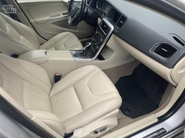 Volvo S60 2014 Telšiai, ar dzinēja tilpumu 2.50 L un nobraukumu 281 tūkst. km par 6600 €, foto 4 vietnē AUTOMOTO.COM.LV