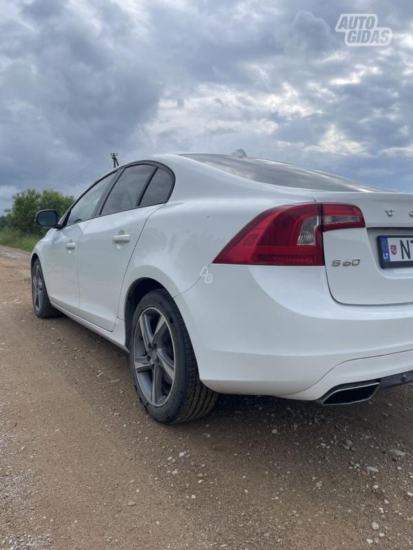 Volvo S60 2014 Mažeikiai, ar dzinēja tilpumu 2.50 L un nobraukumu 131 tūkst. km par 7700 €, foto 2 vietnē AUTOMOTO.COM.LV