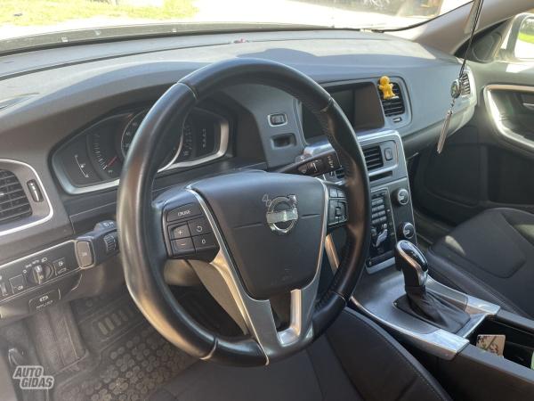 Volvo S60 2014 Mažeikiai, ar dzinēja tilpumu 2.50 L un nobraukumu 131 tūkst. km par 7700 €, foto 7 vietnē AUTOMOTO.COM.LV