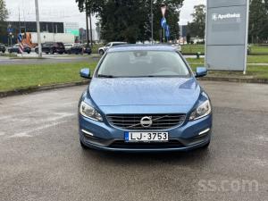 Volvo S60 2014 Rīga, ar dzinēja tilpumu 1.60 L un nobraukumu 160 tūkst. km par 6490 €, foto 3 vietnē AUTOMOTO.COM.LV