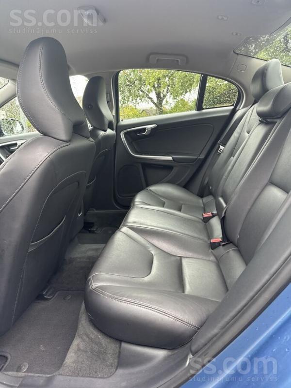 Volvo S60 2014 Rīga, ar dzinēja tilpumu 1.60 L un nobraukumu 160 tūkst. km par 6490 €, foto 9 vietnē AUTOMOTO.COM.LV