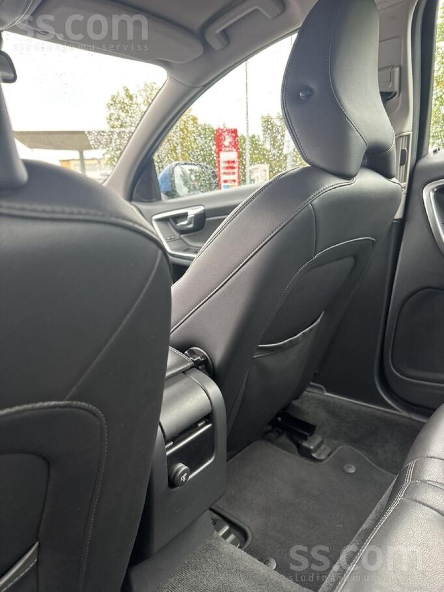 Volvo S60 2014 Rīga, ar dzinēja tilpumu 1.60 L un nobraukumu 160 tūkst. km par 6490 €, foto 10 vietnē AUTOMOTO.COM.LV