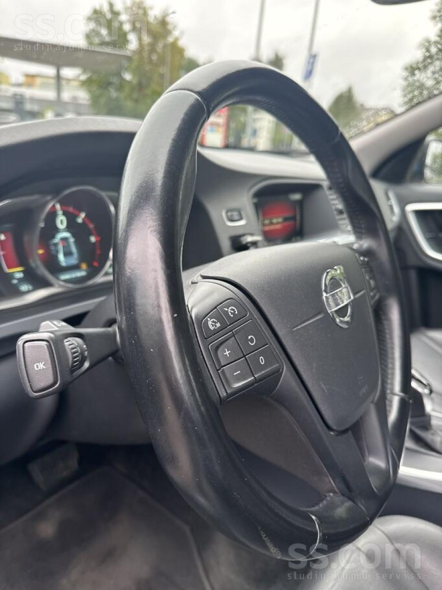 Volvo S60 2014 Rīga, ar dzinēja tilpumu 1.60 L un nobraukumu 160 tūkst. km par 6490 €, foto 14 vietnē AUTOMOTO.COM.LV