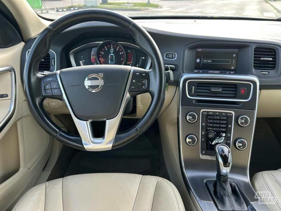 Volvo S60 2014 Šauļi, ar dzinēja tilpumu 2.50 L un nobraukumu 159 tūkst. km par 6900 €, foto 14 vietnē AUTOMOTO.COM.LV