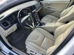 Volvo S60 2014 Šauļi, ar dzinēja tilpumu 2.50 L un nobraukumu 159 tūkst. km par 6900 €, foto 16 vietnē AUTOMOTO.COM.LV