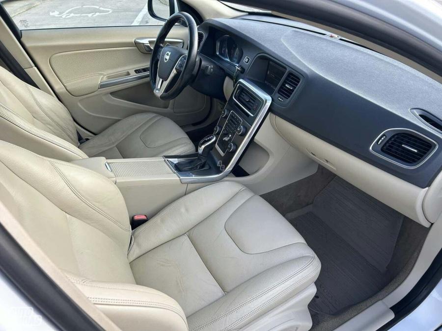 Volvo S60 2014 Šauļi, ar dzinēja tilpumu 2.50 L un nobraukumu 159 tūkst. km par 6900 €, foto 23 vietnē AUTOMOTO.COM.LV
