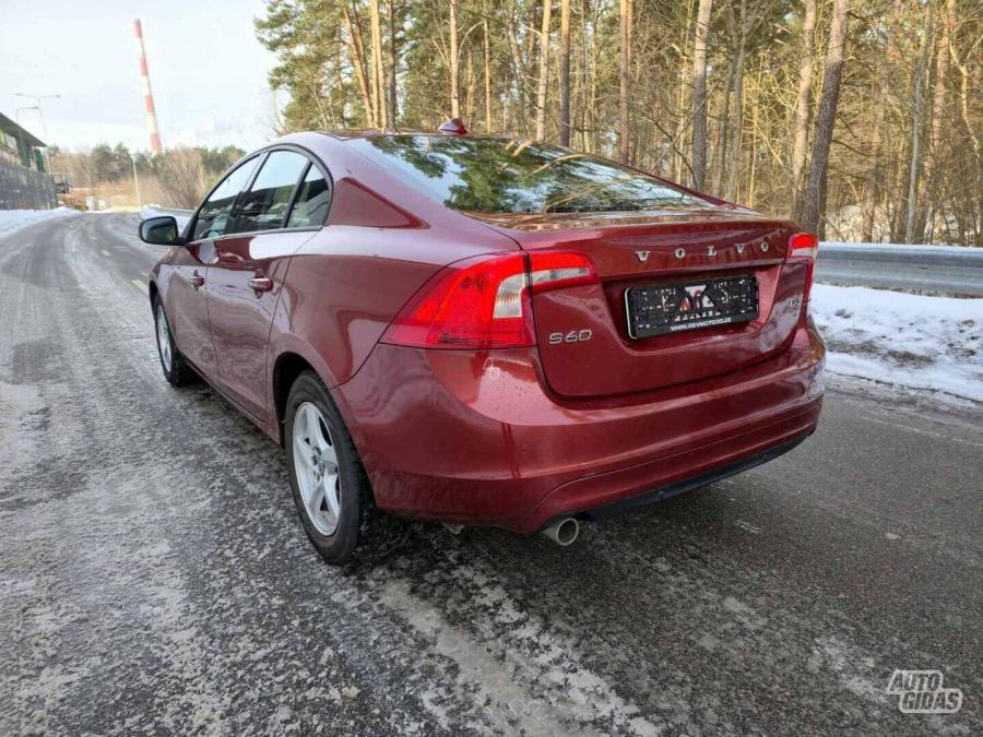 Volvo S60 2015 in Vilnius, with an engine capacity of 2.00 L and mileage of 219 thousand km for 8500 €, photo 6 on AUTOMOTO.COM.LV