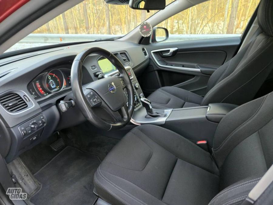 Volvo S60 2015 in Vilnius, with an engine capacity of 2.00 L and mileage of 219 thousand km for 8500 €, photo 11 on AUTOMOTO.COM.LV