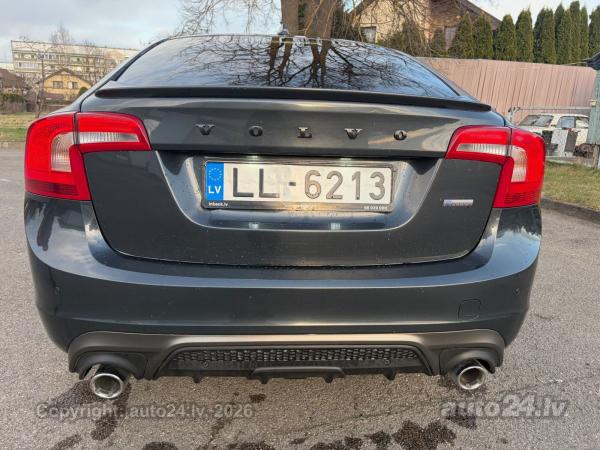 Volvo S60 2015 Rīga, ar dzinēja tilpumu 2.00 L un nobraukumu 328 tūkst. km par 8500 €, foto 3 vietnē AUTOMOTO.COM.LV