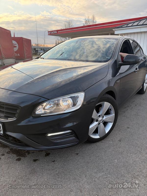 Volvo S60 2015 Rīga, ar dzinēja tilpumu 2.00 L un nobraukumu 328 tūkst. km par 8500 €, foto 5 vietnē AUTOMOTO.COM.LV