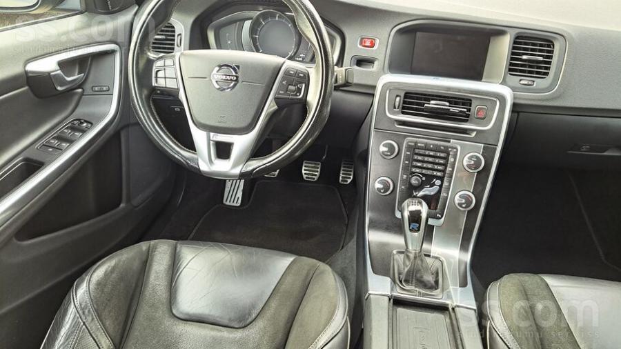 Volvo S60 2015 in Riga, with an engine capacity of 2.00 L and mileage of 328 thousand km for 6990 €, photo 10 on AUTOMOTO.COM.LV