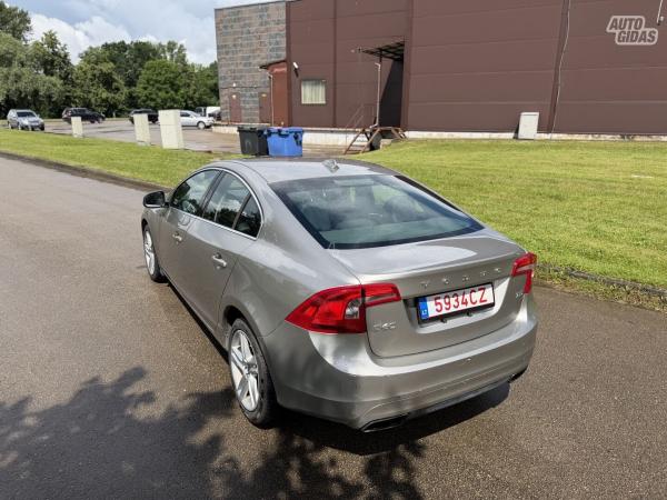 Volvo S60 2015 Mažeikiai, ar dzinēja tilpumu 2.00 L un nobraukumu 270 tūkst. km par 7800 €, foto 5 vietnē AUTOMOTO.COM.LV
