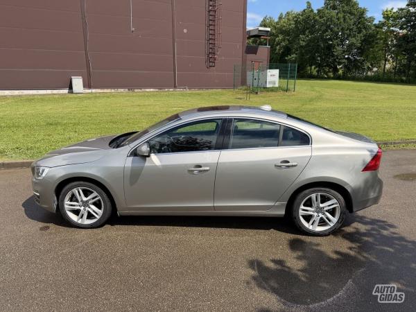 Volvo S60 2015 Mažeikiai, ar dzinēja tilpumu 2.00 L un nobraukumu 270 tūkst. km par 7800 €, foto 6 vietnē AUTOMOTO.COM.LV