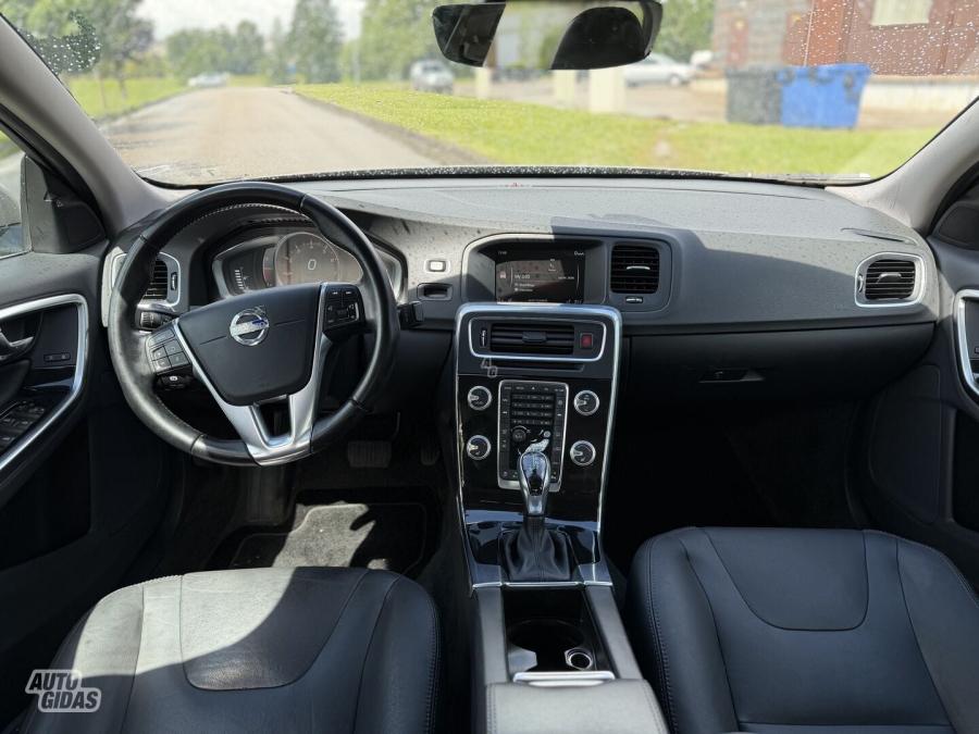 Volvo S60 2015 in Mazeikiai, with an engine capacity of 2.00 L and mileage of 270 thousand km for 7800 €, photo 11 on AUTOMOTO.COM.LV