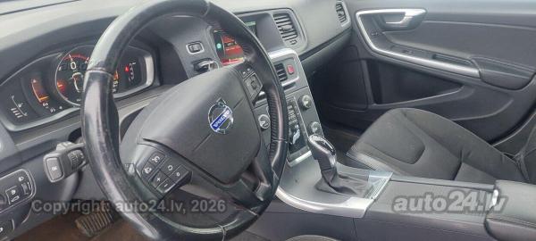 Volvo S60 2016 in Tallinn, with an engine capacity of 2.00 L and mileage of 165 thousand km for 9700 €, photo 6 on AUTOMOTO.COM.LV