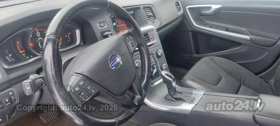 Volvo S60 2016 in Tallinn, with an engine capacity of 2.00 L and mileage of 165 thousand km for 9700 €, photo 6 on AUTOMOTO.COM.LV