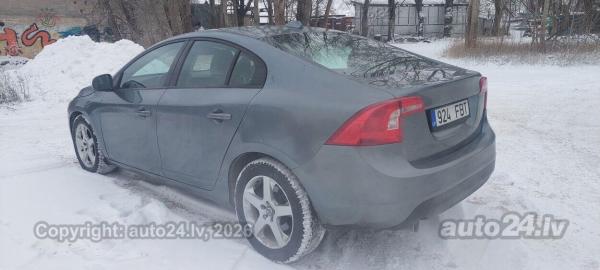 Volvo S60 2016 in Tallinn, with an engine capacity of 2.00 L and mileage of 165 thousand km for 9700 €, photo 9 on AUTOMOTO.COM.LV