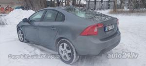 Volvo S60 2016 in Tallinn, with an engine capacity of 2.00 L and mileage of 165 thousand km for 9700 €, photo 9 on AUTOMOTO.COM.LV