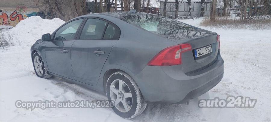 Volvo S60 2016 in Tallinn, with an engine capacity of 2.00 L and mileage of 165 thousand km for 9700 €, photo 9 on AUTOMOTO.COM.LV