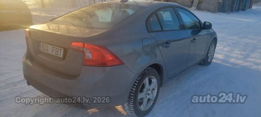 Volvo S60 2016 in Tallinn, with an engine capacity of 2.00 L and mileage of 165 thousand km for 9700 €, photo 3 on AUTOMOTO.COM.LV