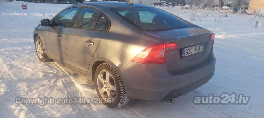 Volvo S60 2016 in Tallinn, with an engine capacity of 2.00 L and mileage of 165 thousand km for 9700 €, photo 4 on AUTOMOTO.COM.LV
