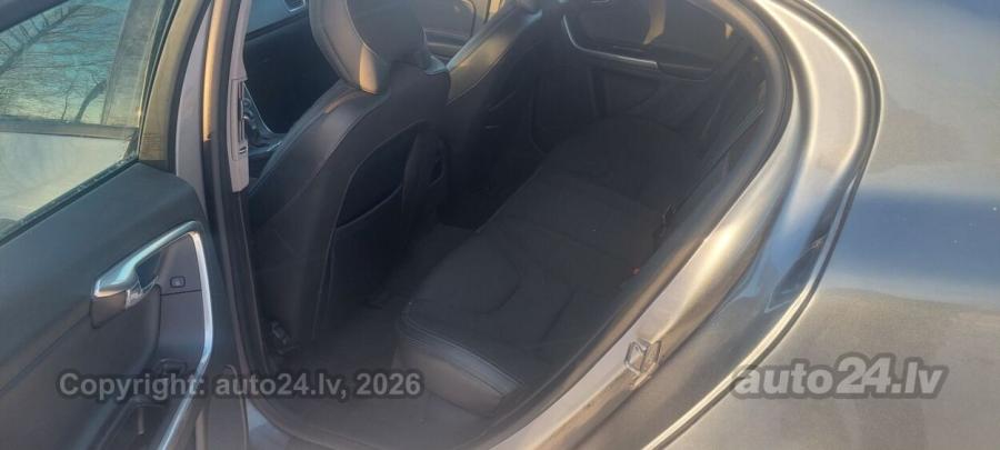Volvo S60 2016 in Tallinn, with an engine capacity of 2.00 L and mileage of 165 thousand km for 9700 €, photo 8 on AUTOMOTO.COM.LV