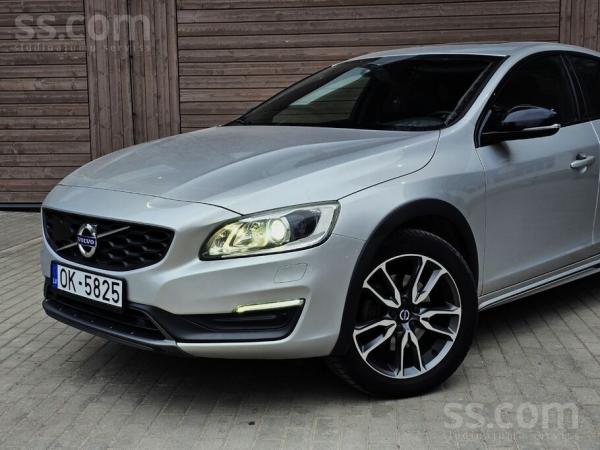 Volvo S60 2016 in Jelgava, with an engine capacity of 2.00 L and mileage of 263 thousand km for 12000 €, photo 2 on AUTOMOTO.COM.LV